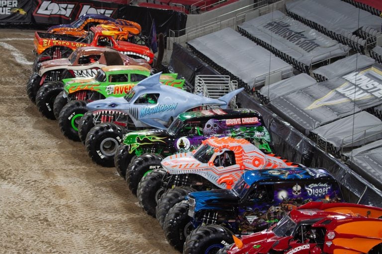 Monster Jam & Fan-Fave Grave Digger Roar Into Snapdragon | San Diego ...