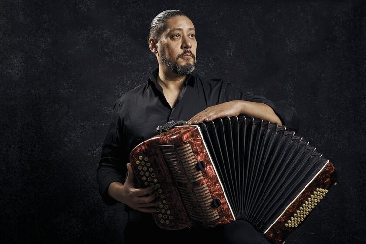 Mini-Concert | Alejandro Brittes, Brazilian accordion, 7-string ...