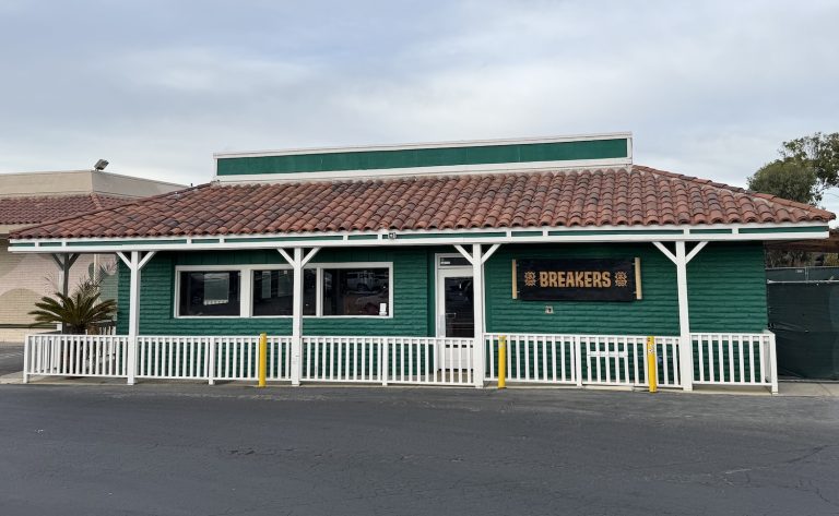 Pro Surfer Benji Weatherley Opening Breakers in Encinitas - San Diego ...